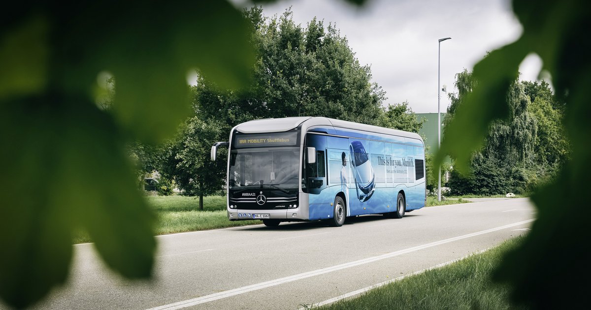 Travelling in the Blue Lane: four electrically-driven Mercedes-Benz ...