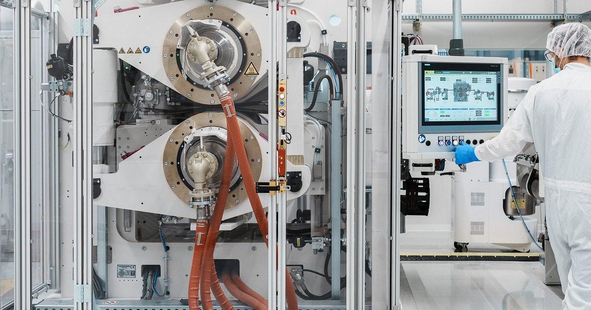 Battery Technology Center officially opened at the Mercedes-Benz plant ...