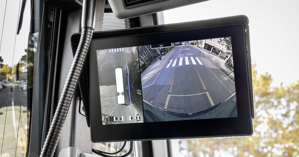 Now bus drivers have the best perspective: camera view with | Daimler Truck