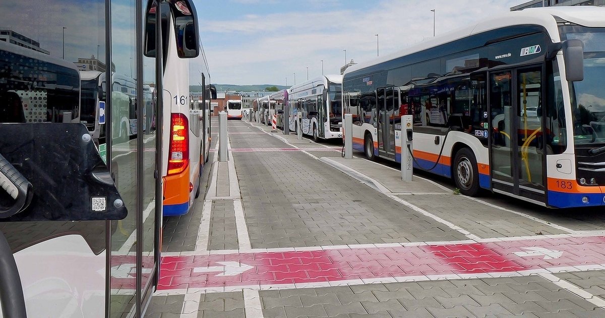 Daimler Buses and ESWE Verkehrsgesellschaft celebrate completion of ...