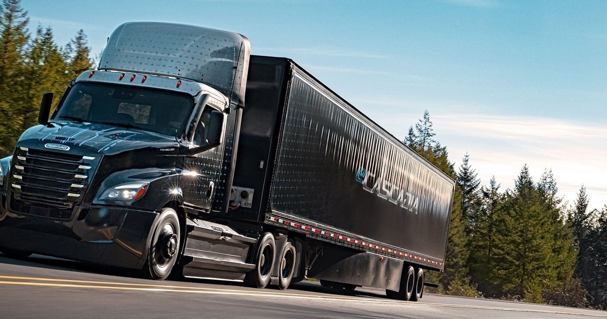 Daimler Truck’s million-mile tested all-electric Freightliner eCascadia ...