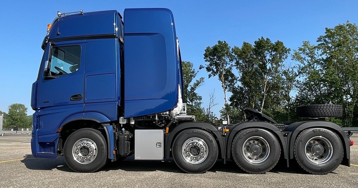 The Key Here is Routine: Mercedes-Benz Special Truck Factory Delivers ...