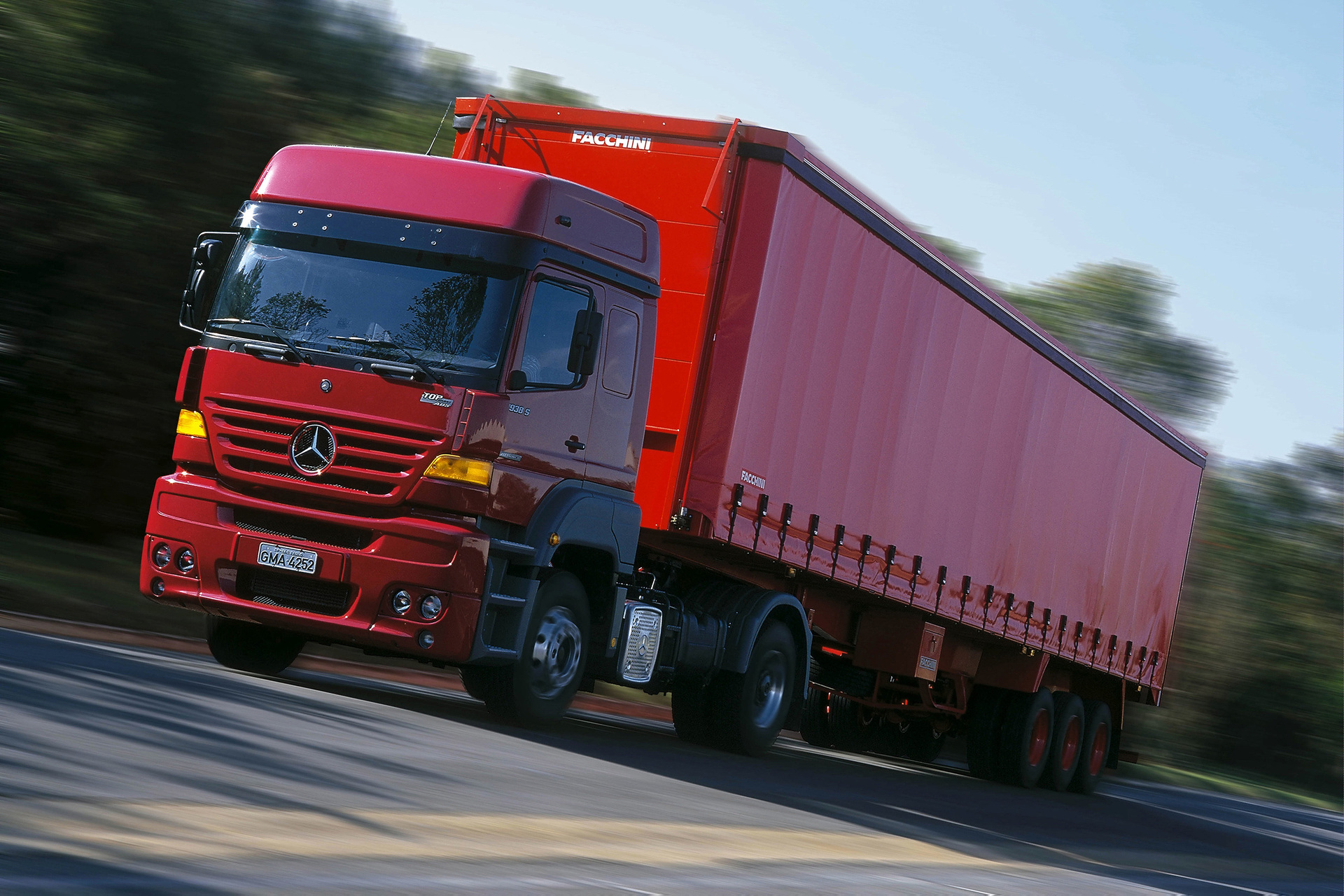 25th anniversary of the Mercedes-Benz Atego: A truck as versatile as ...